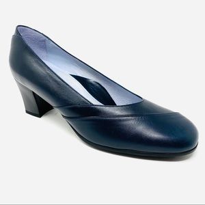 BeautiFeel | Shoes | Beautifeel Aneesah Navy Career Pumps | Poshmark